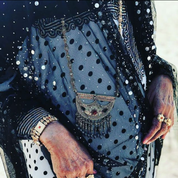 Textiles in UAE dress - The Zay Initiative
